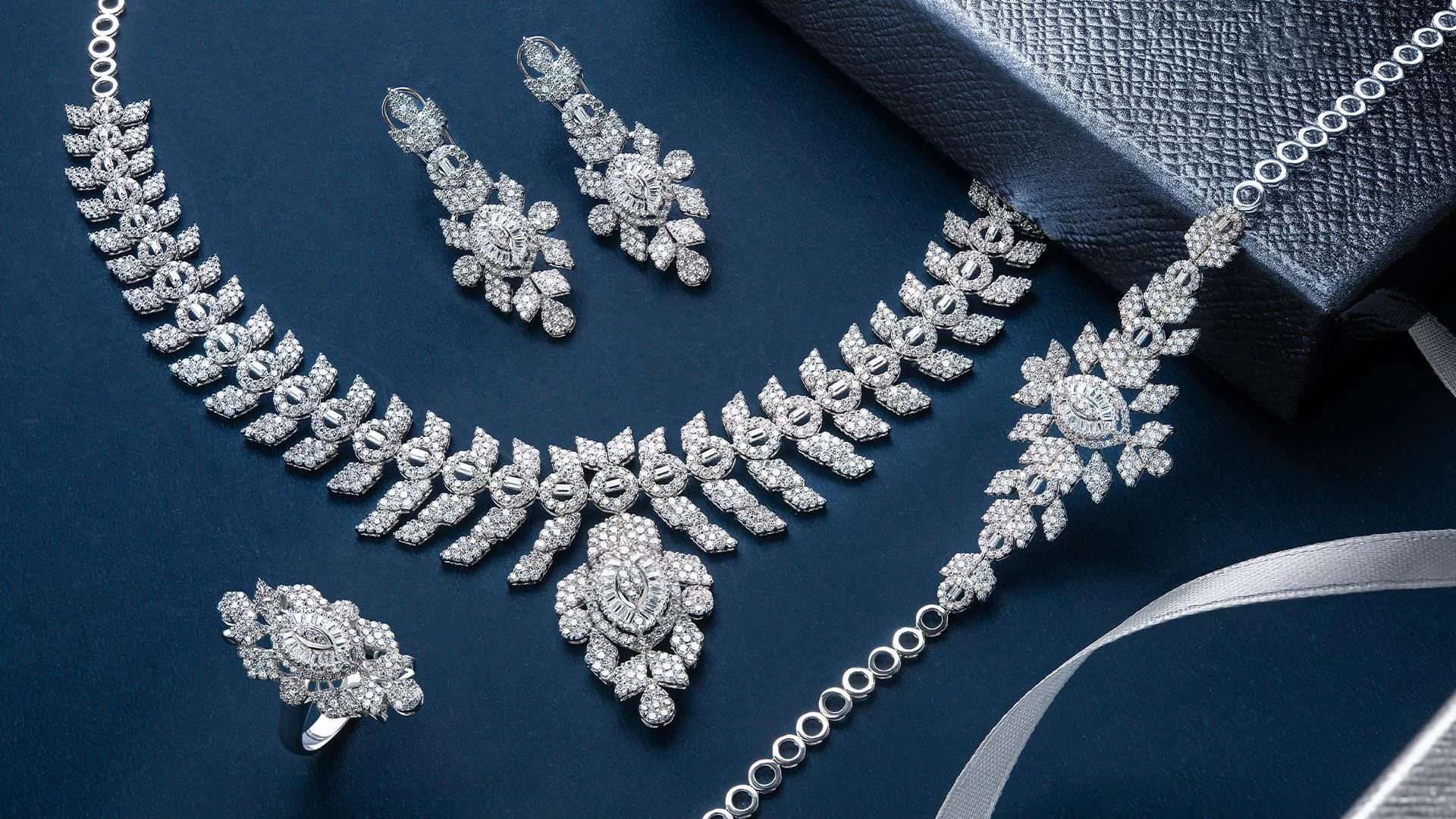 Jewellery exhibition - Al Romaizan