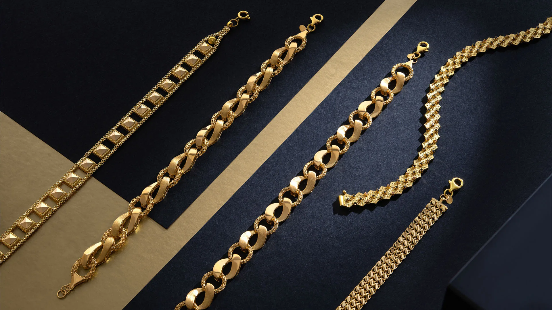 A -Must- To -Have Jewellery - Al Romaizan