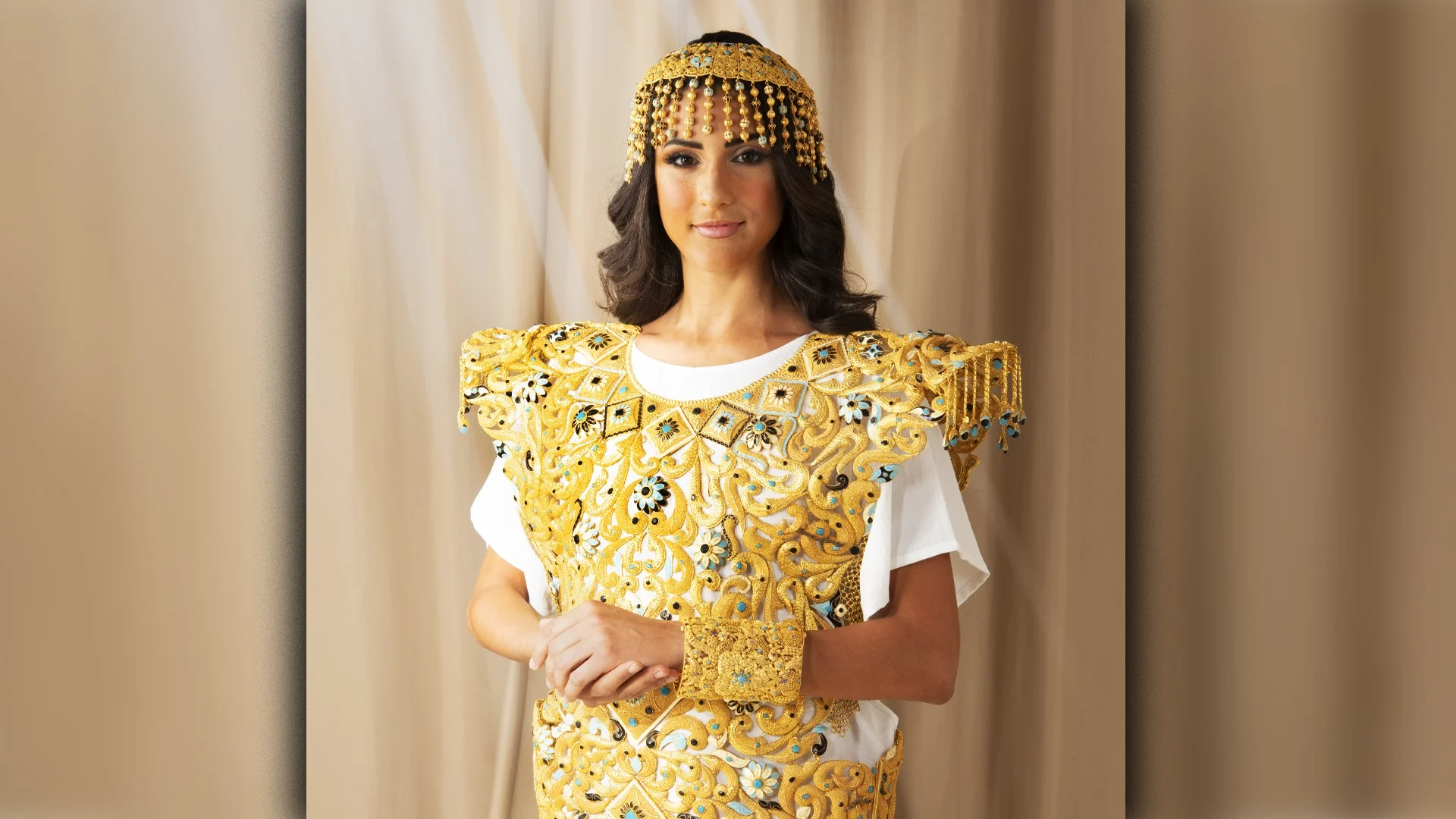 Gold Jewellery Masterpiece: Dubai Shield. - Al Romaizan