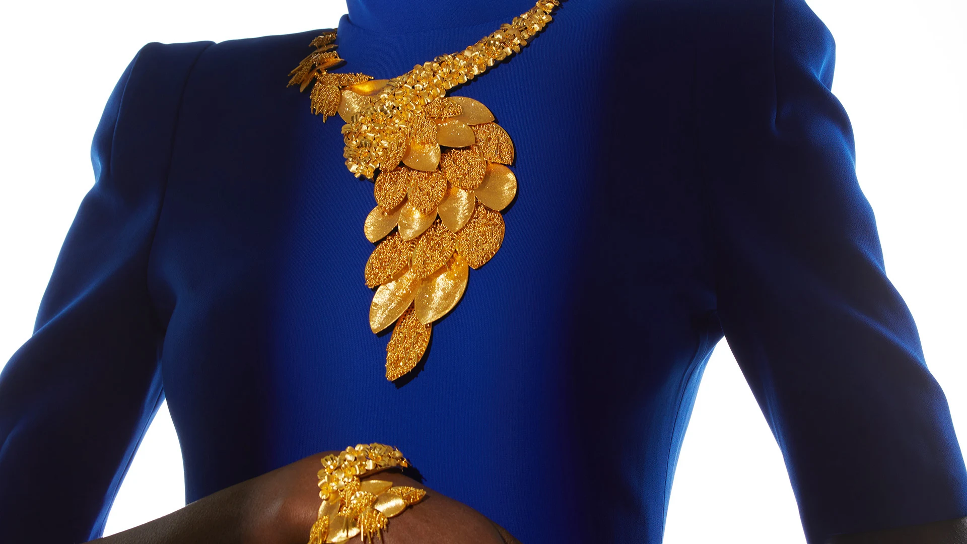 Explore the Golden Short Note about Gold Jewellery! - Al Romaizan