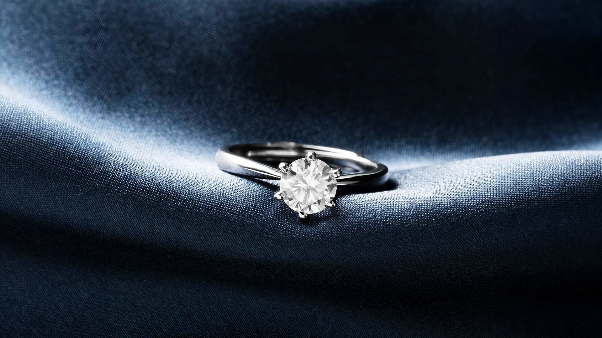 The Ultimate Guide to Diamond Selection: Understanding the 4Cs and ...