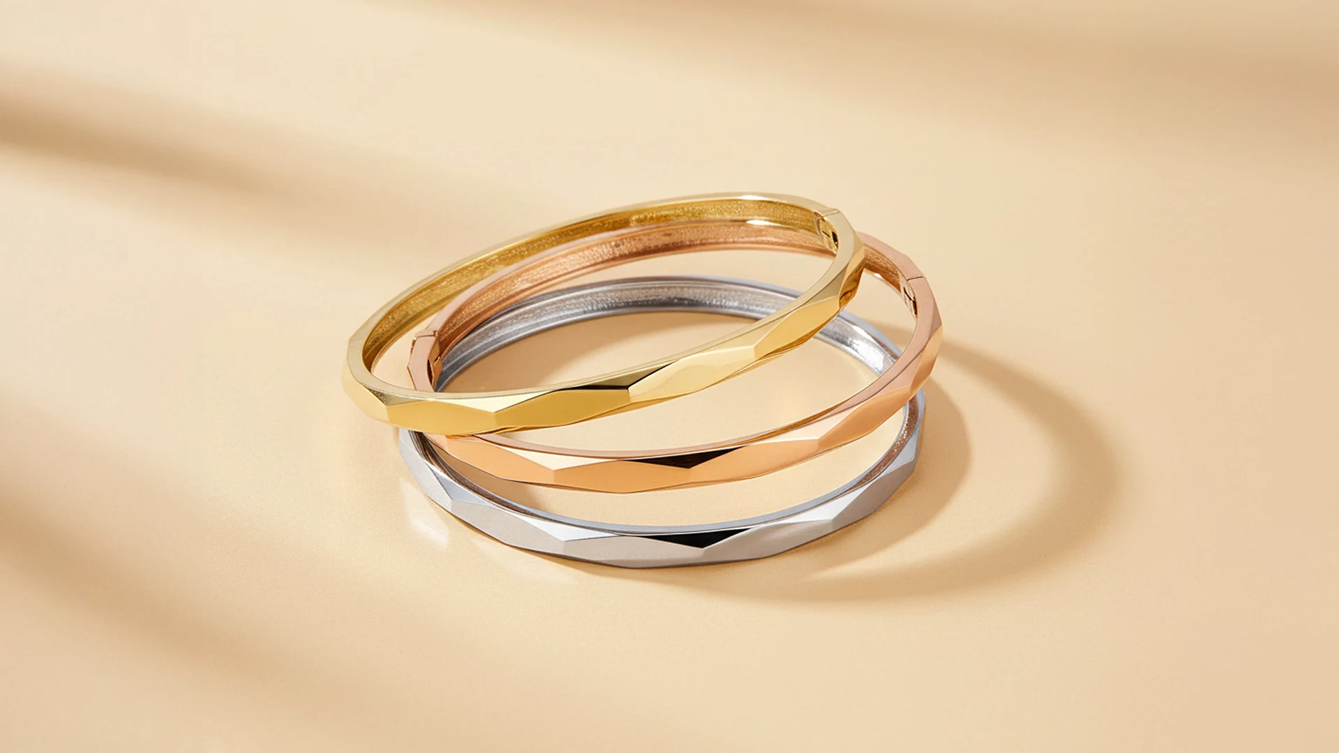 Timeless Gold Jewelry Pieces That Never Go Out of Style - Al Romaizan